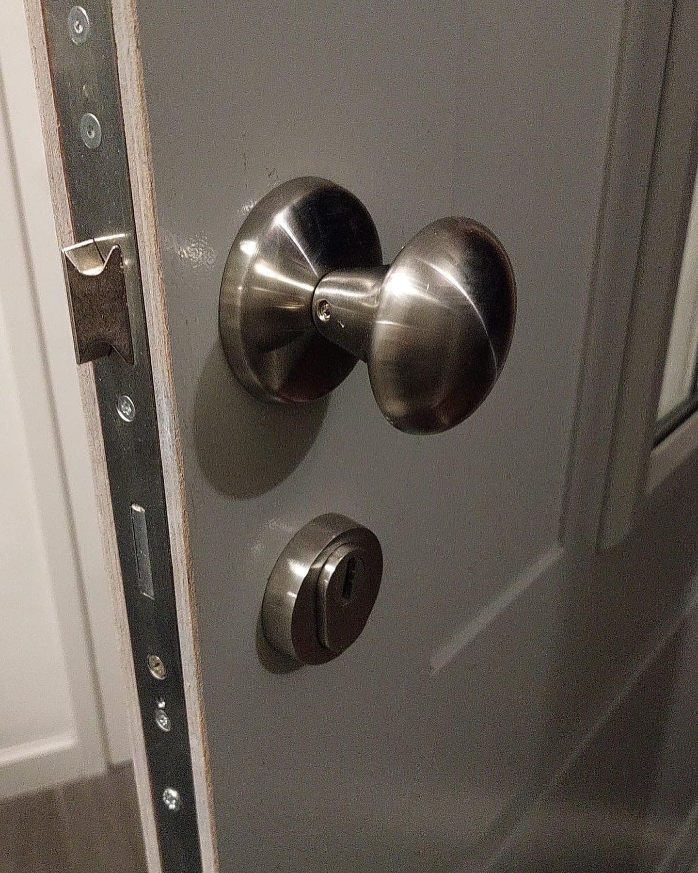 Deurbeslag vervangen - MRX - Slotenmaker Veendam - Slotenmaker ...